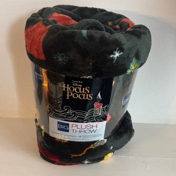 Disney | Holiday | Disney Hocus Pocus Dark Green Plush Throw | Poshmark